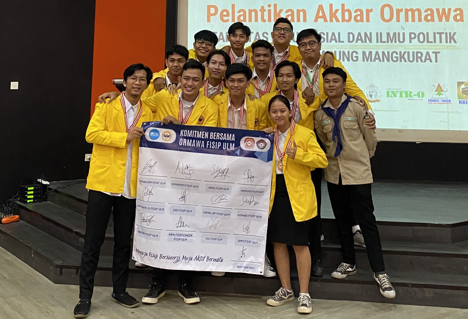 Sah! Pengurus Ormawa FISIP ULM Diresmikan Melalui Pelantikan Akbar – INTR-O Realita
